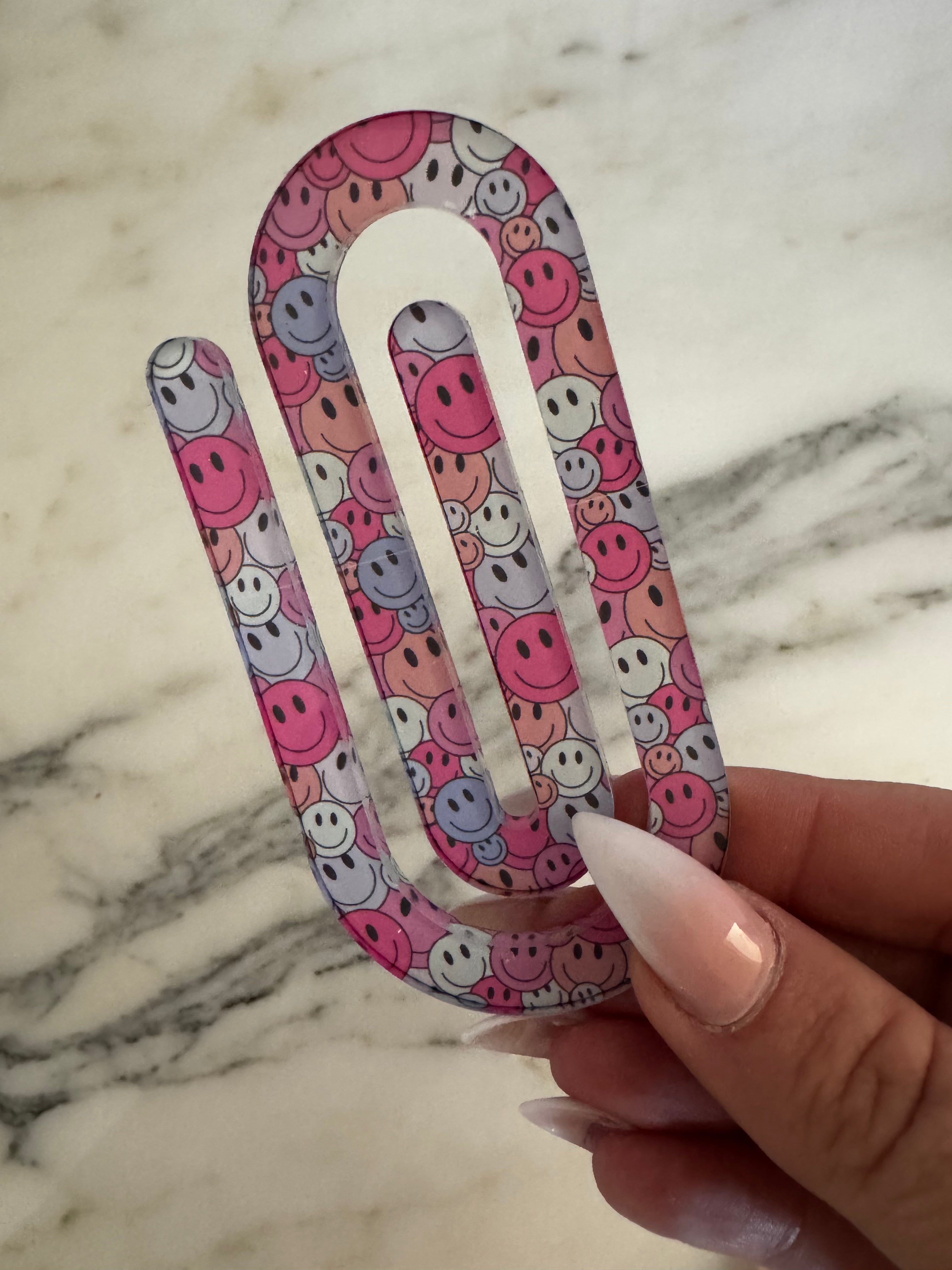 happy face jumbo paper clip – Luxe Designs